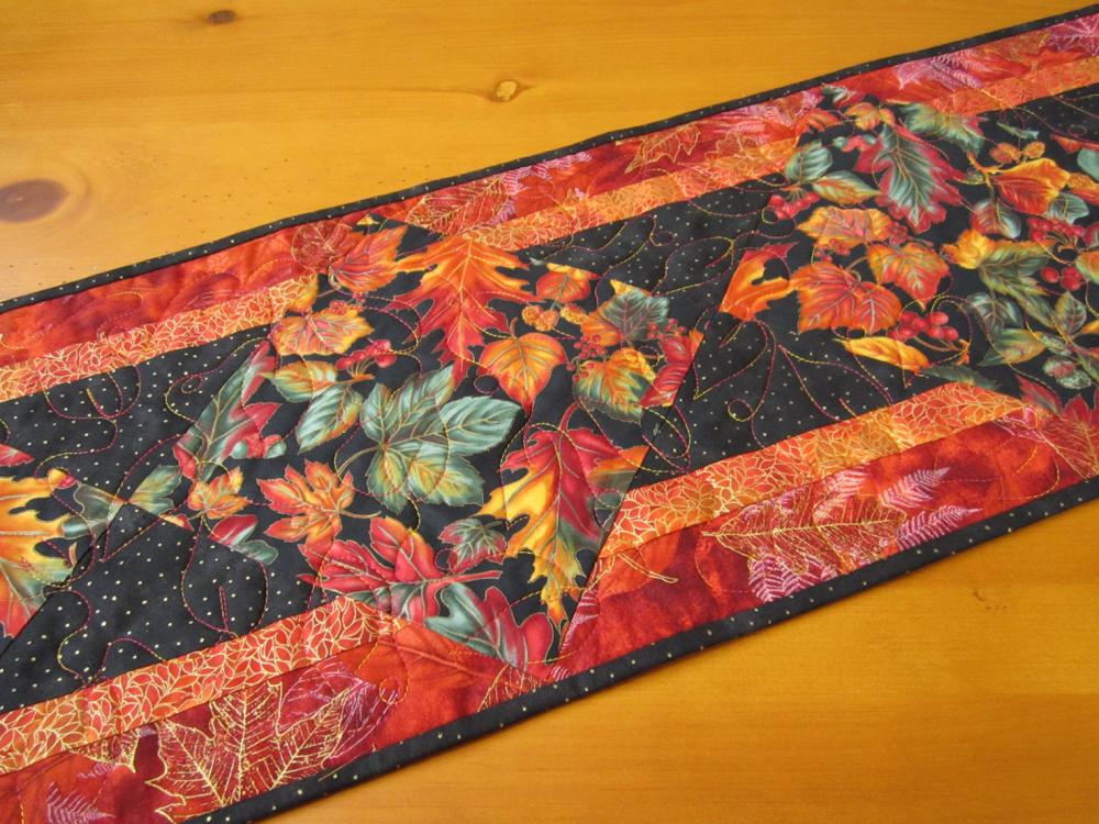 Vibrant Autumn Table Runner on Luulla