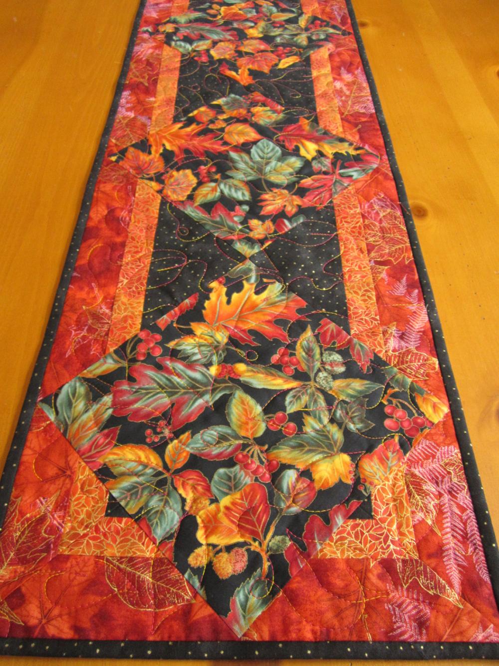 Vibrant Autumn Table Runner on Luulla