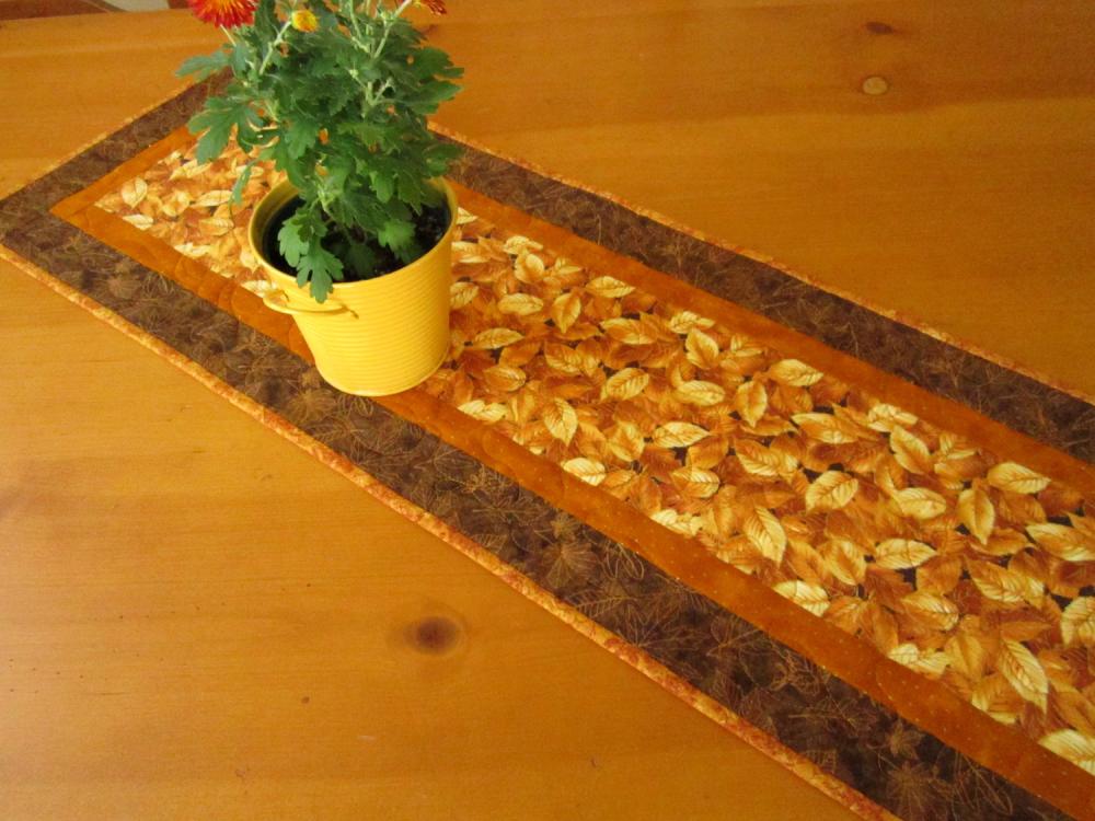 Fall Leaves Table Runner on Luulla