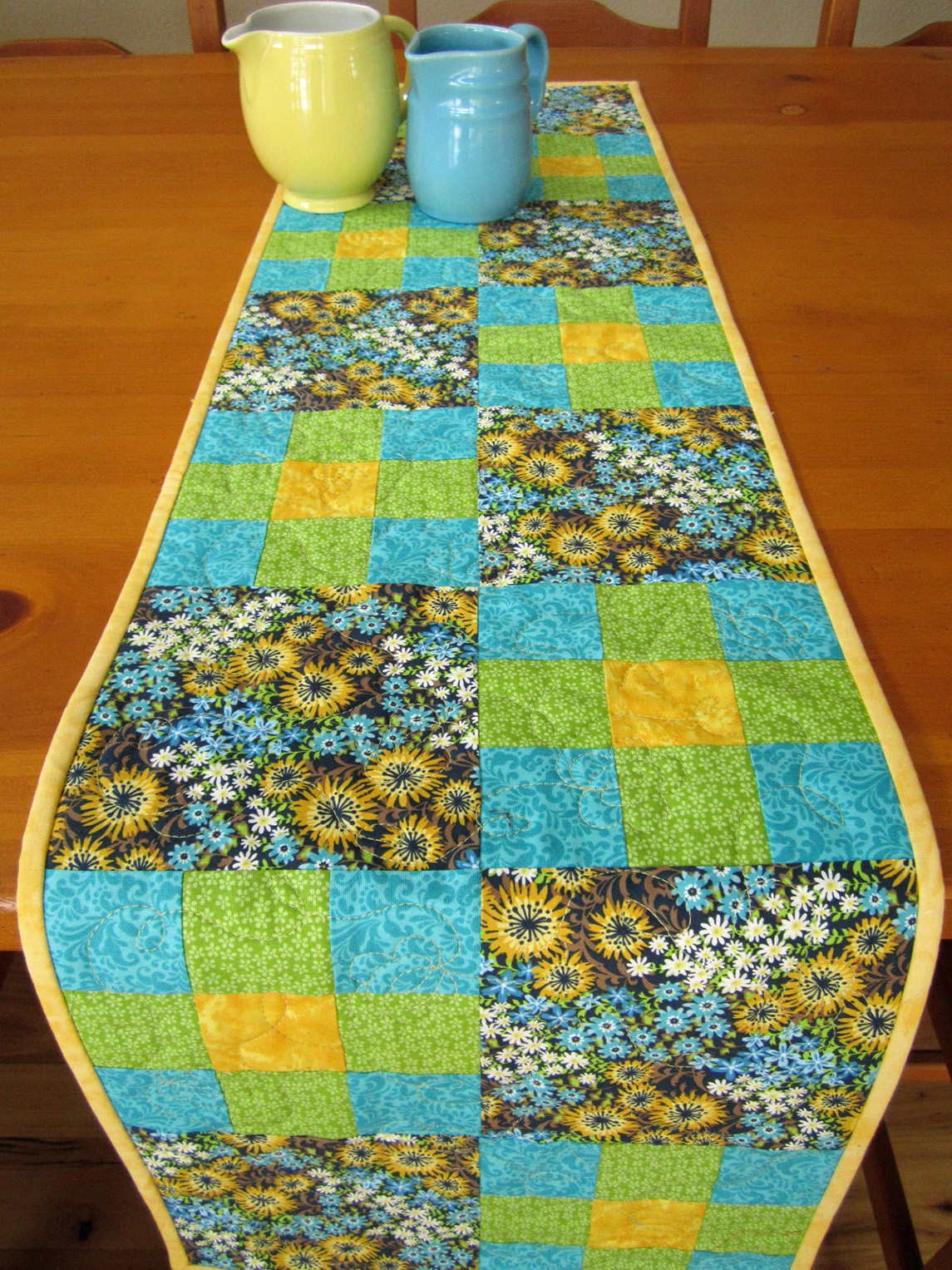 Table Runner Spring Floral on Luulla