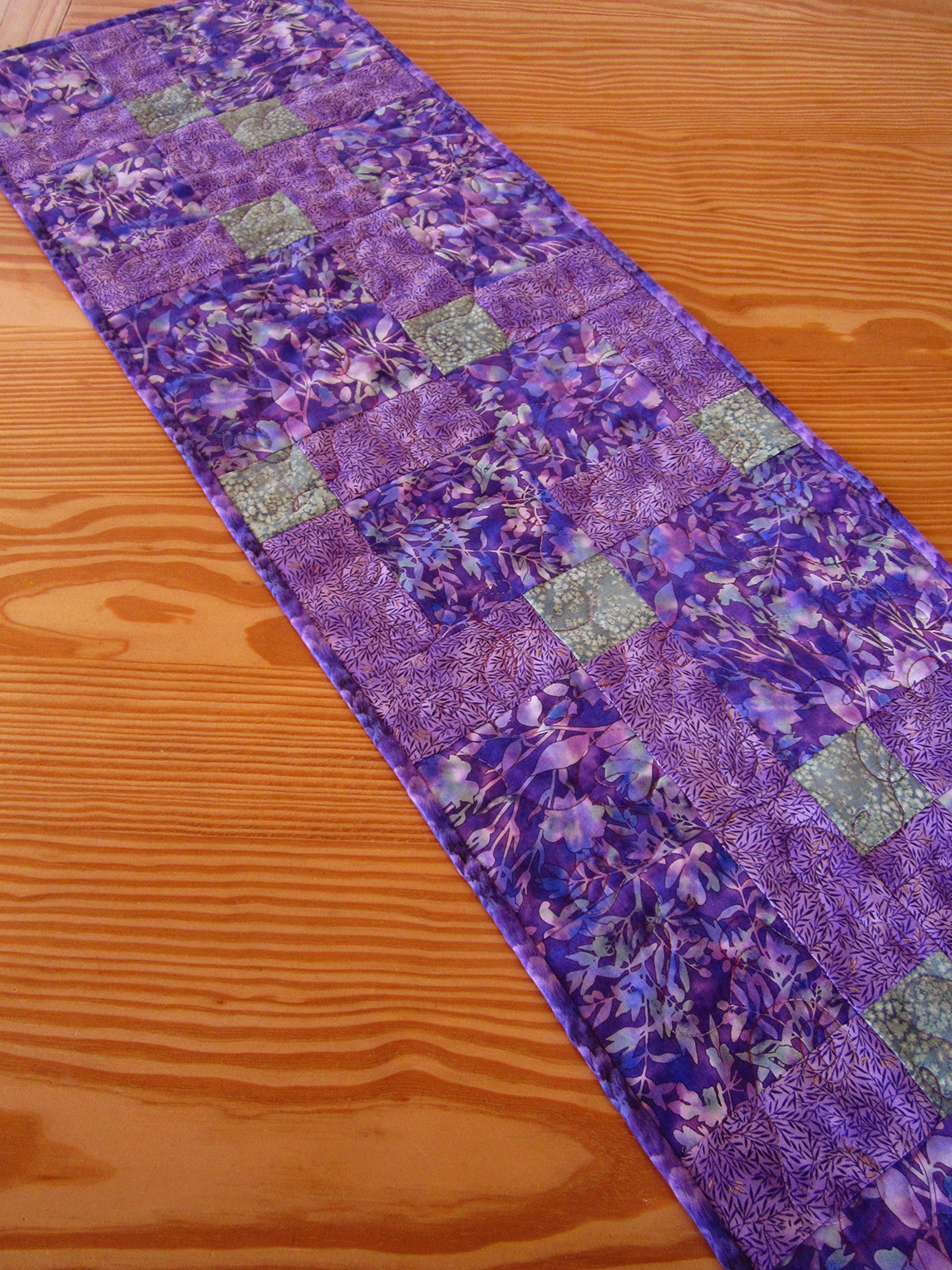 Quilted Table Runner Purple Passion on Luulla