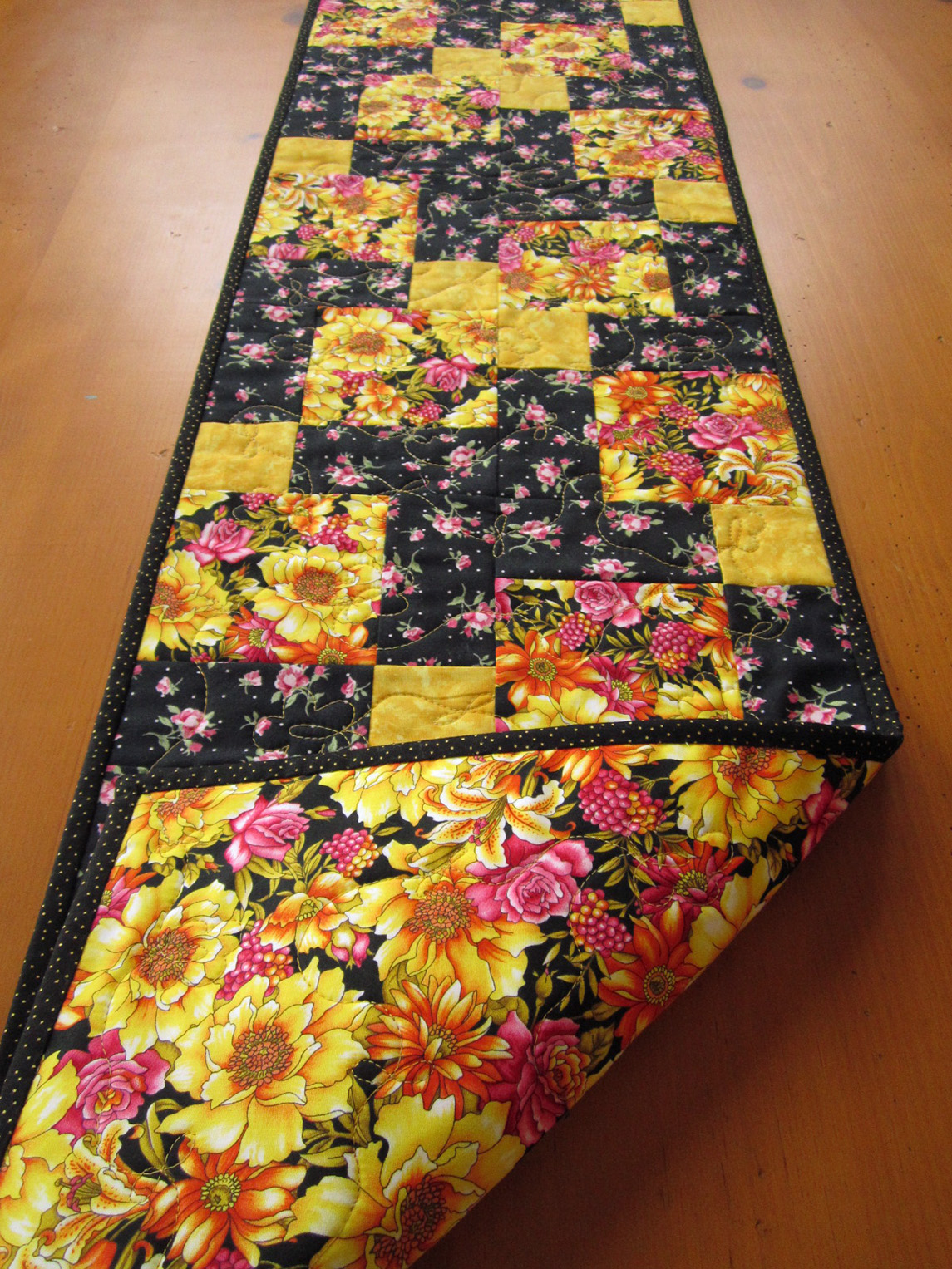 Quilted Table Runner Flowers on Luulla