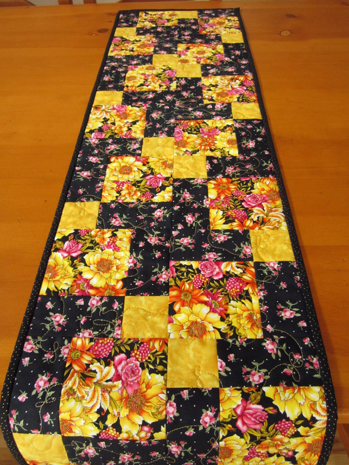 Quilted Table Runner Flowers on Luulla