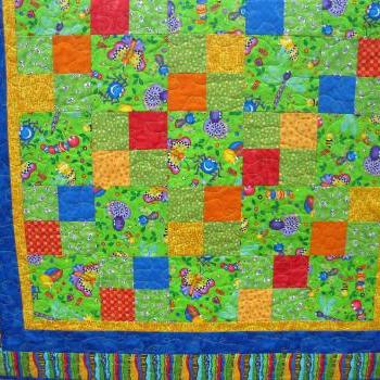 Pieced Quilt Bugs Bright on Luulla