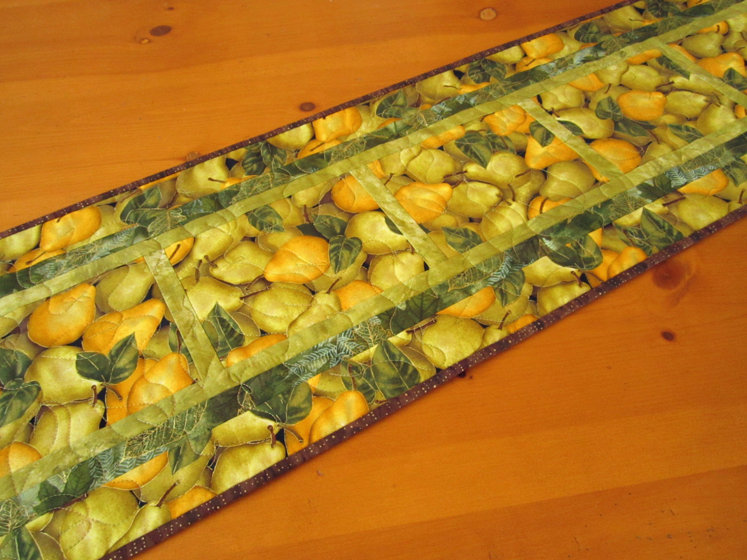 Handmade Quilted Table Runner Pears on Luulla