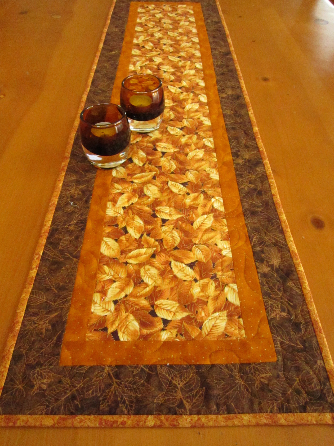 Fall Leaves Table Runner on Luulla
