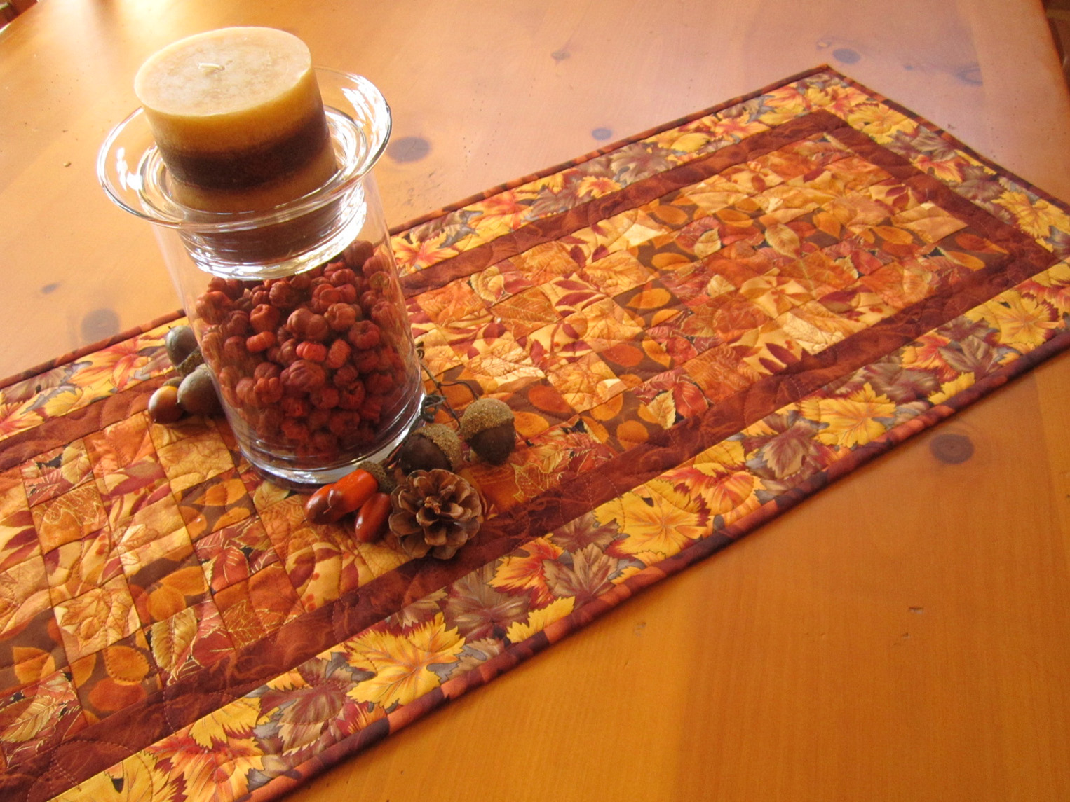 Rustic Leaves Fall Table Runner on Luulla