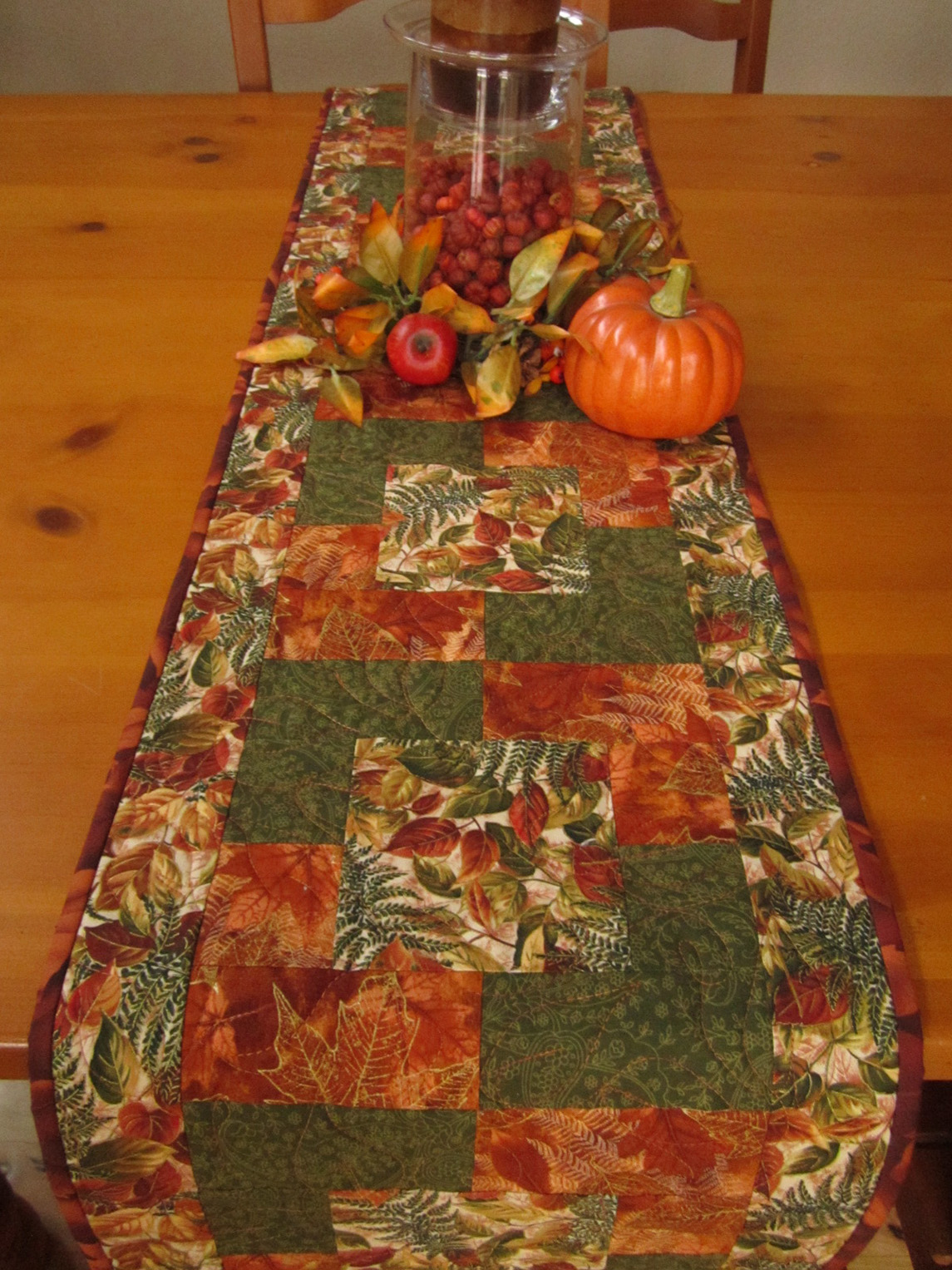 Autumn Colors Fall Table Runner on Luulla