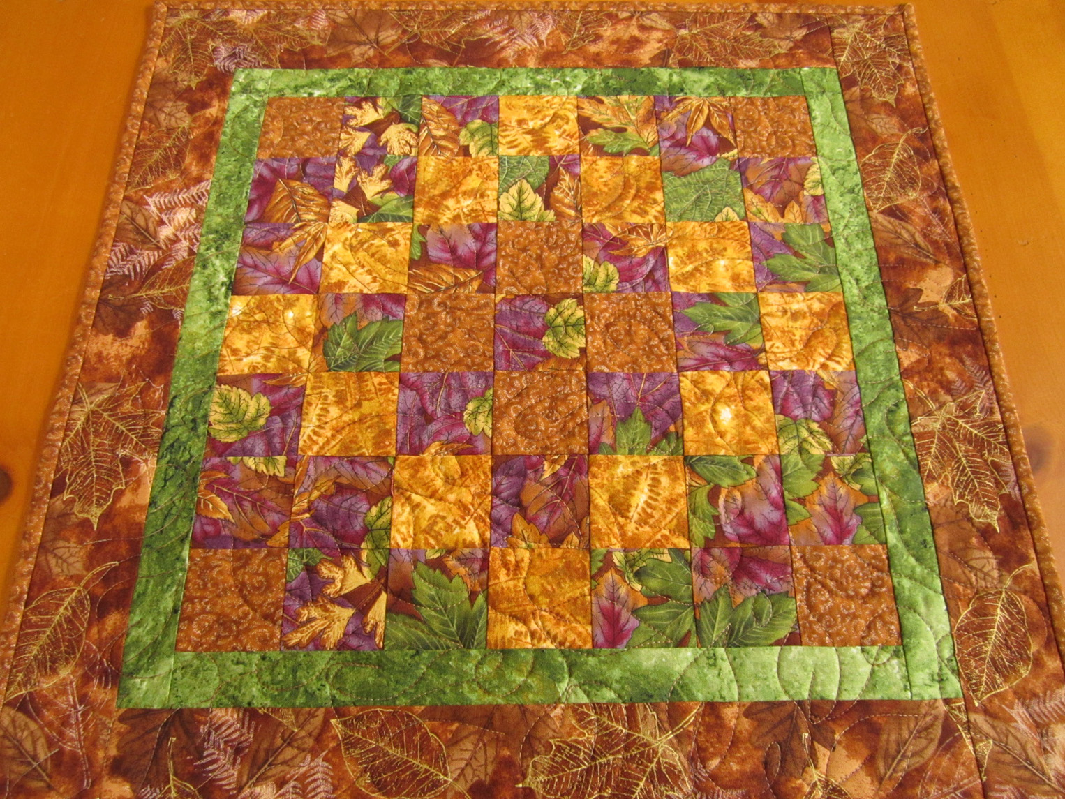 Blended Leaves Table Topper on Luulla